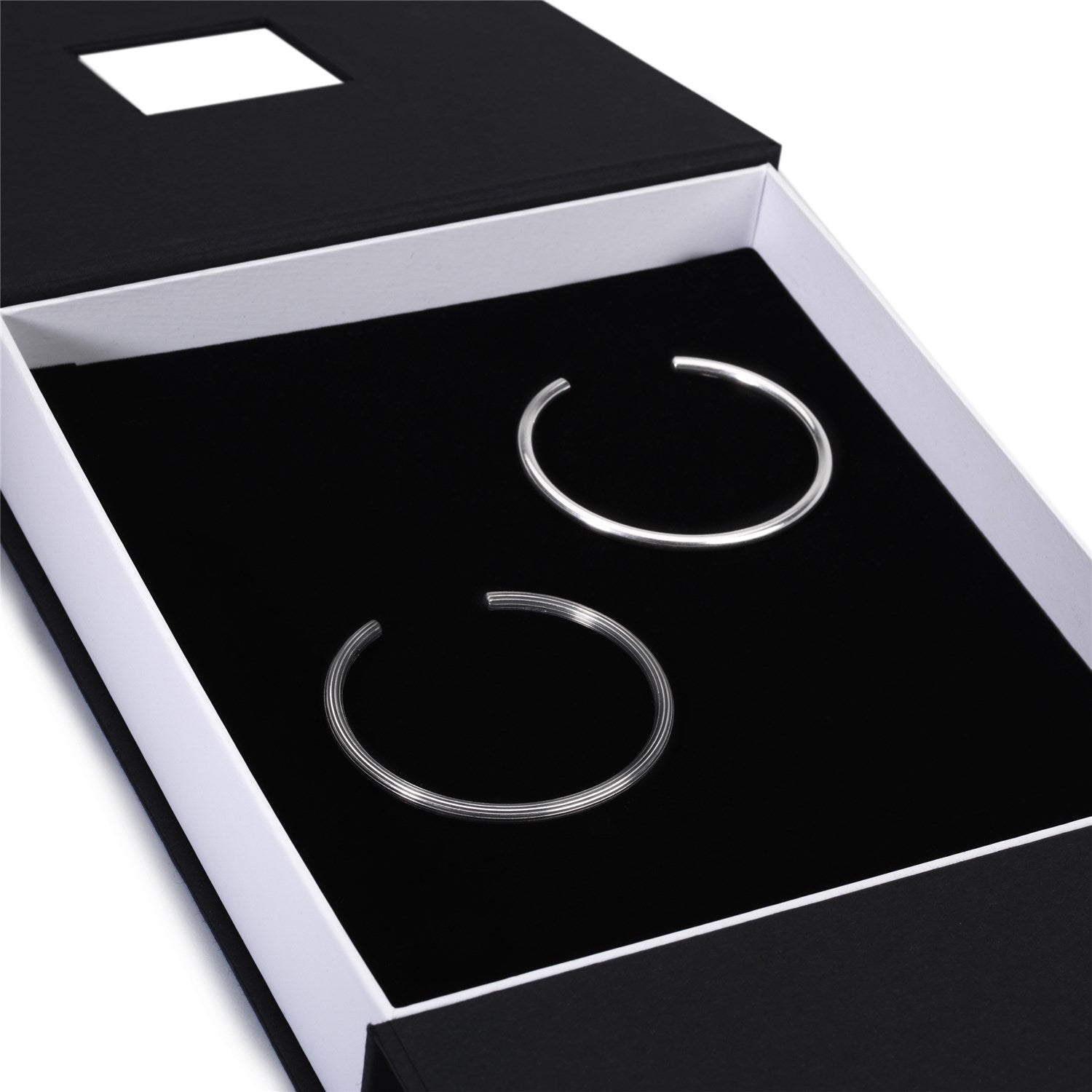 Exclusive Silver Star Bangle Set – Trollbeads